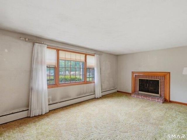 house with 5 bedroom, New Britain CT ES105105052