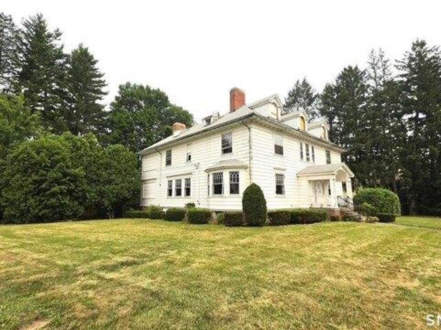 house with 5 bedroom, New Britain CT ES105114036