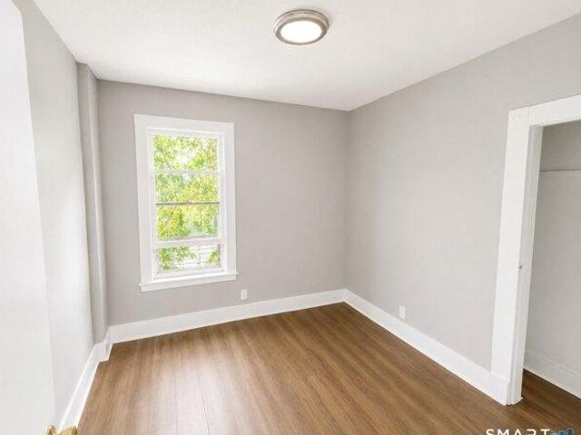 house with 5 bedroom, New Haven CT ES105156122