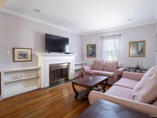 house with 5 bedroom, New Hyde Park NY ES105190948