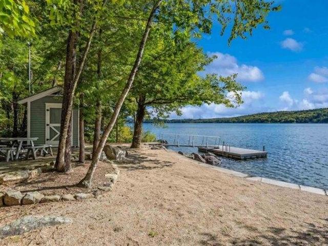 house with 5 bedroom, New London NH ES103247495