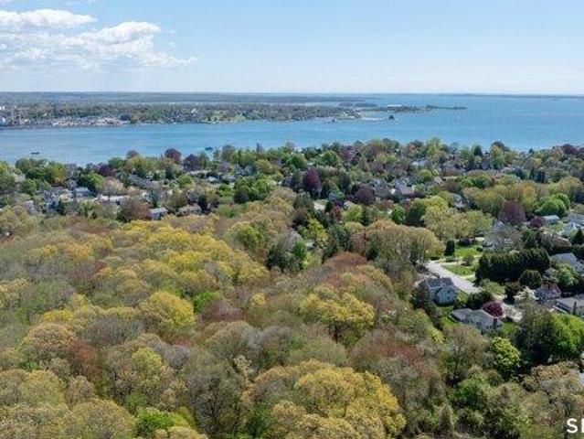 house with 5 bedroom, New London CT ES105173045