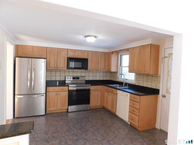 house with 5 bedroom, New Milford CT DLS102216469