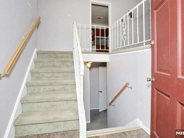 house with 5 bedroom, New Milford NJ ES104851422