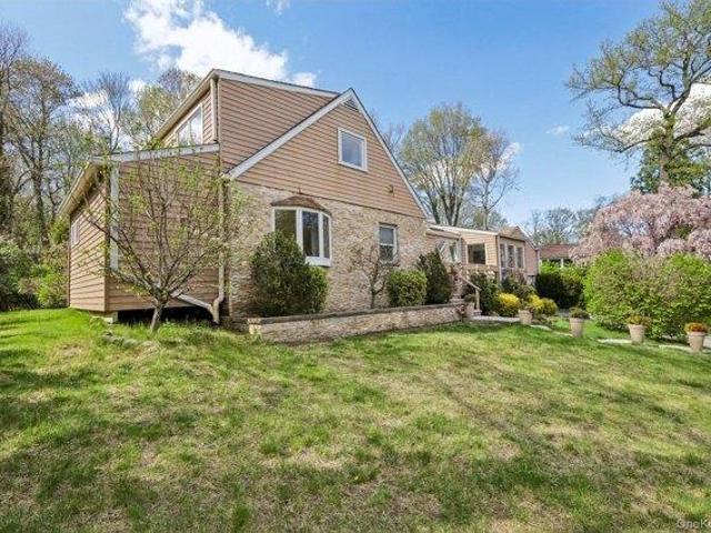 house with 5 bedroom, New Rochelle NY ES103601234