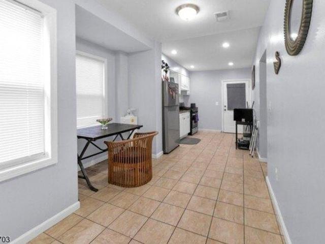 house with 5 bedroom, Newark NJ DLS101750192