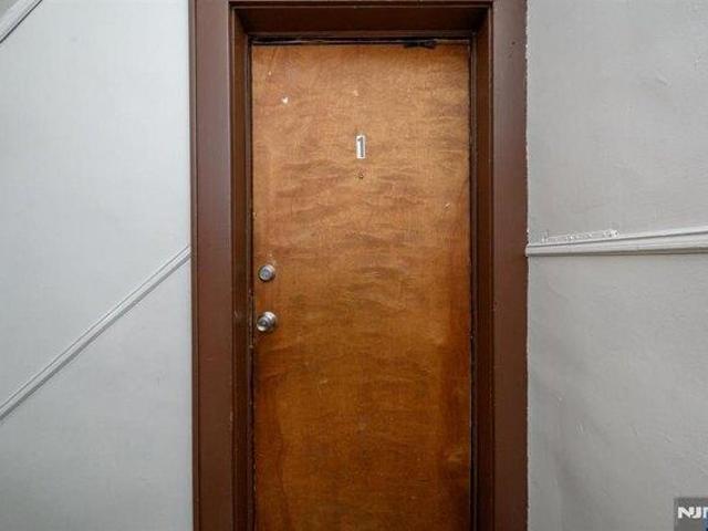 house with 5 bedroom, Newark NJ DS101859425