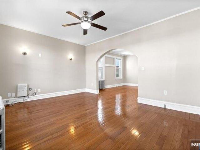 house with 5 bedroom, Newark NJ DS102317487