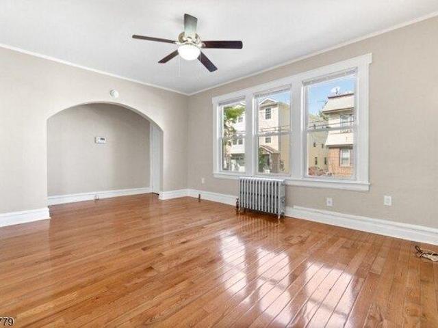 house with 5 bedroom, Newark NJ DS104192655