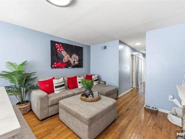 house with 5 bedroom, Newark NJ DS104330355