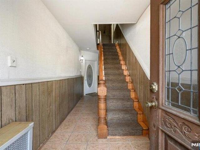 house with 5 bedroom, Newark NJ ES104511709