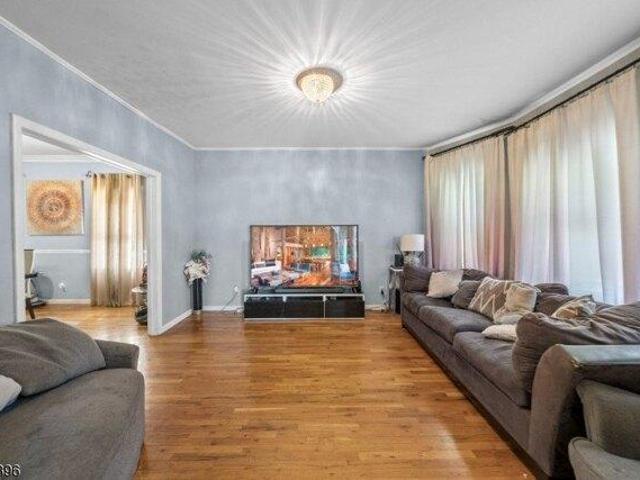 house with 5 bedroom, Newark NJ ES104543086