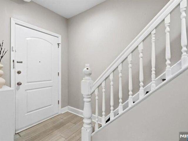 house with 5 bedroom, Newark NJ ES104853495