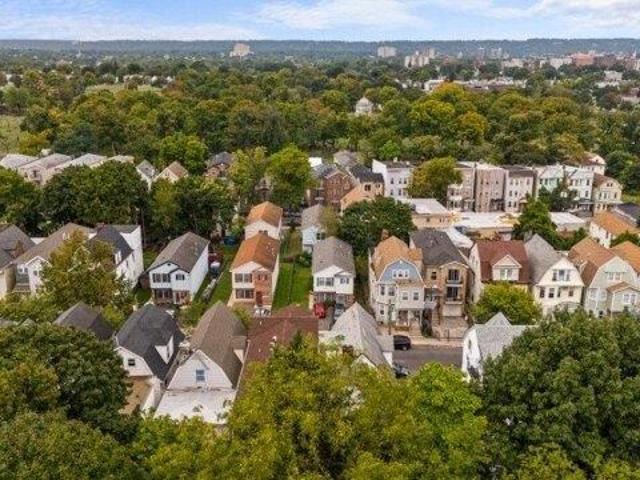house with 5 bedroom, Newark NJ ES104188010