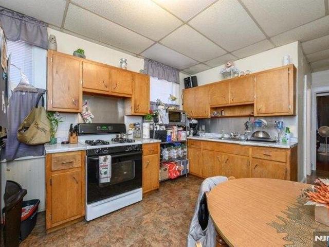 house with 5 bedroom, Newark NJ ES105190125