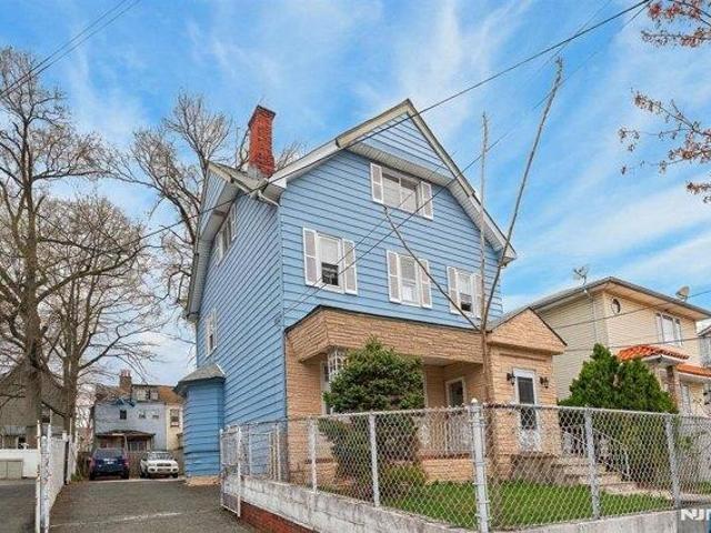 house with 5 bedroom, Newark NJ ES105207139