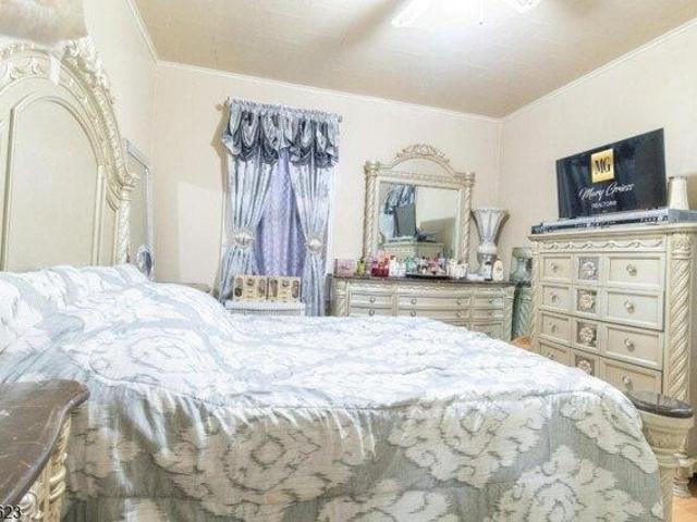 house with 5 bedroom, Newark NJ ES105231637