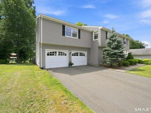 house with 5 bedroom, Newington CT ES105106625