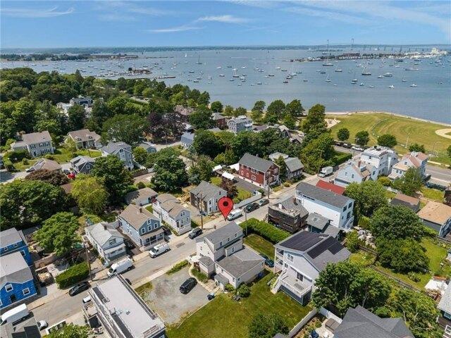 house with 5 bedroom, Newport RI ES104543570
