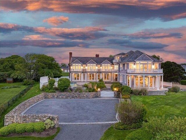 house with 5 bedroom, Newport RI ES105114425