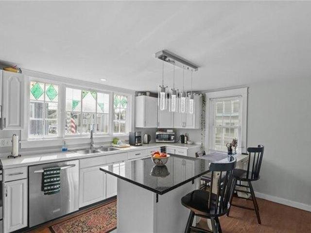 house with 5 bedroom, Newport RI ES105159979