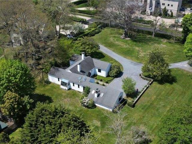 house with 5 bedroom, Newport RI ES103967397