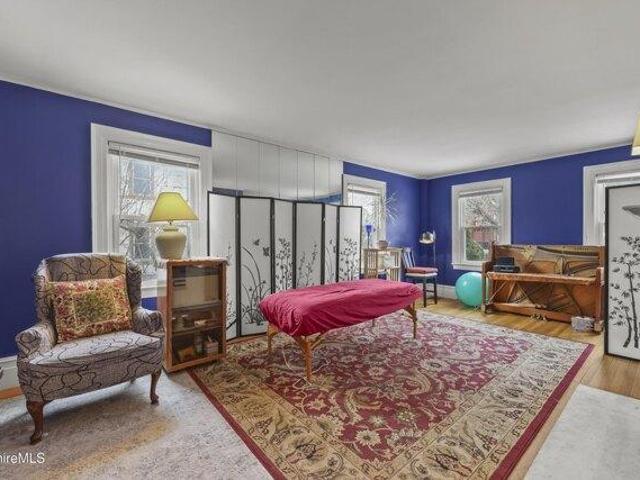 house with 5 bedroom, North Adams MA ES103968445