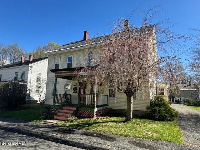 house with 5 bedroom, North Adams MA ES104850181