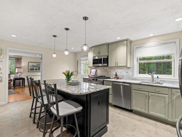 house with 5 bedroom, North Andover MA ES103435188