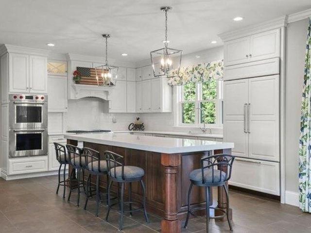 house with 5 bedroom, North Attleboro MA ES103887854