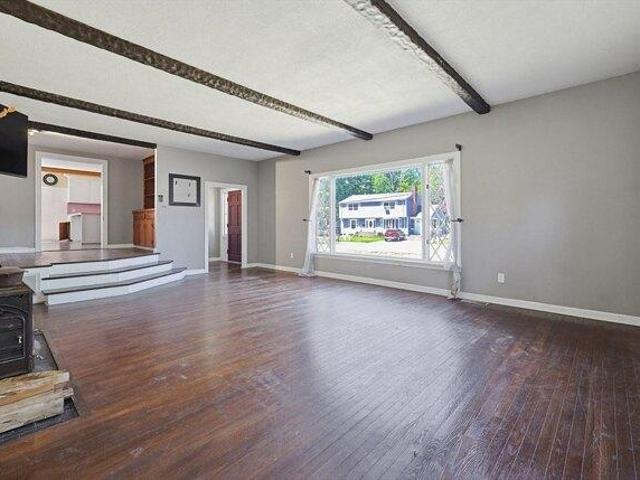 house with 5 bedroom, North Attleboro MA ES103034084