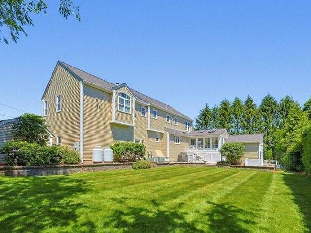 house with 5 bedroom, North Attleboro MA ES103222433