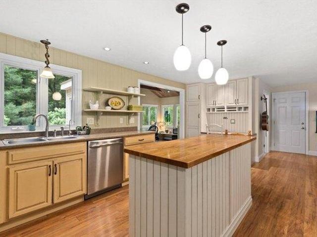 house with 5 bedroom, North Attleboro MA ES105143617