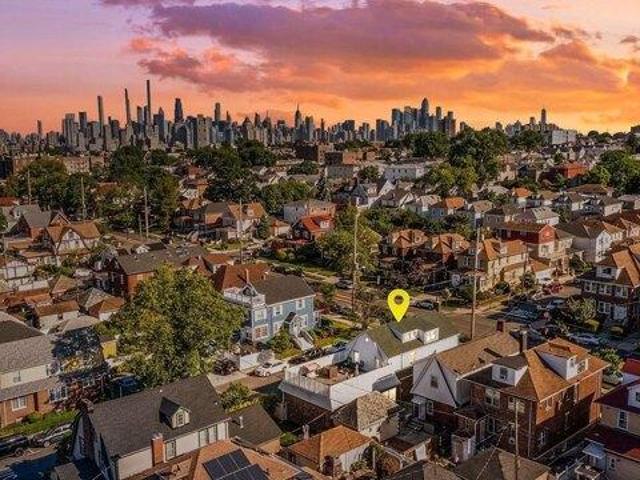 house with 5 bedroom, North Bergen NJ ES104849509