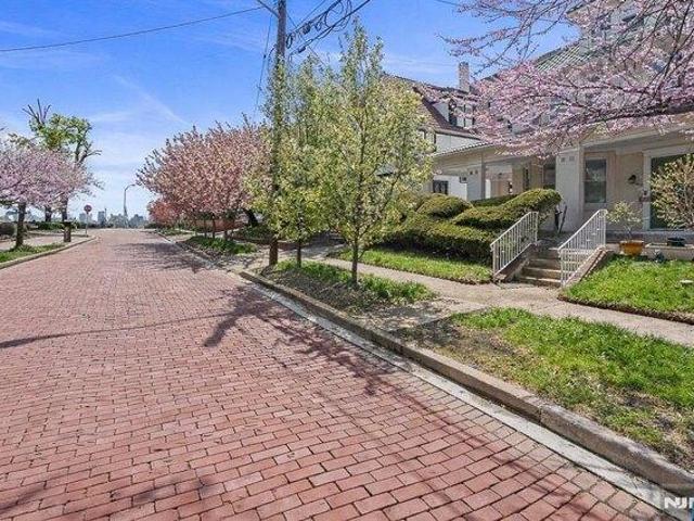 house with 5 bedroom, North Bergen NJ ES104233949