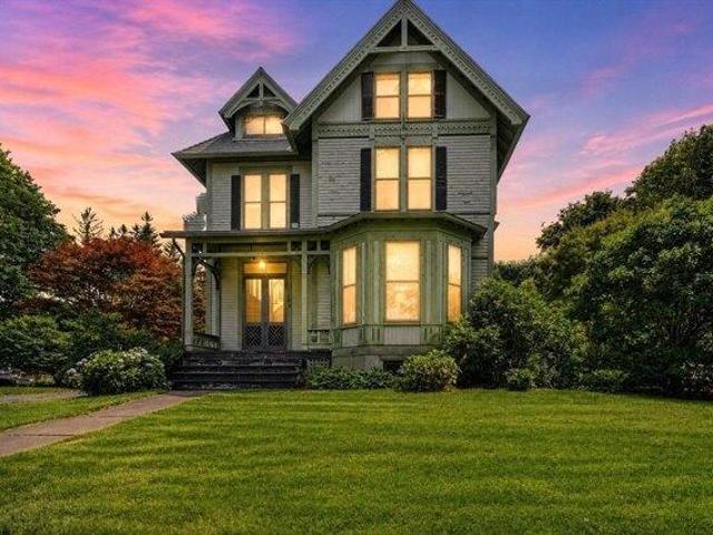house with 5 bedroom, North Brookfield MA DS104238175