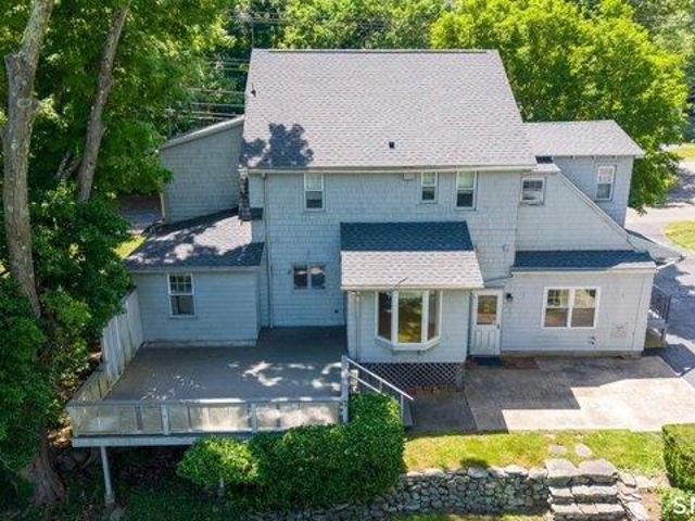 house with 5 bedroom, North Branford CT DS104190139