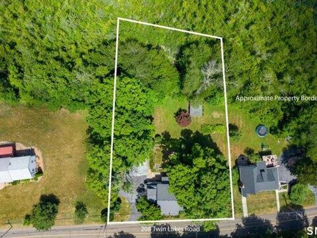 house with 5 bedroom, North Branford CT ES104190139