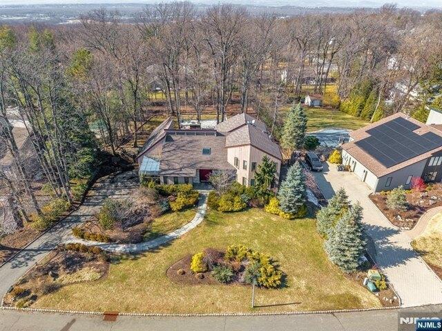 house with 5 bedroom, North Caldwell NJ DS102595515
