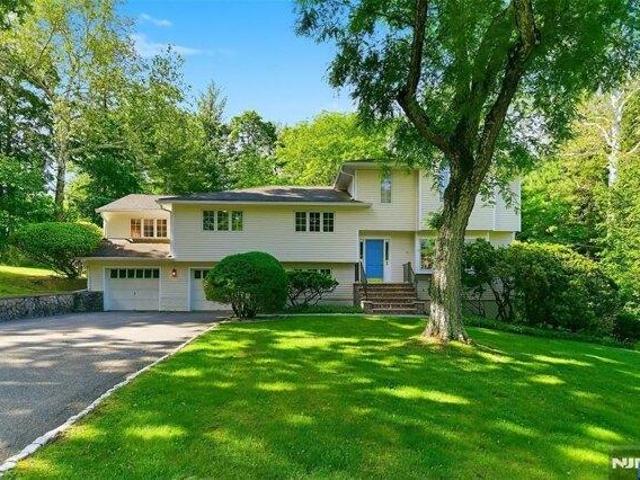 house with 5 bedroom, North Caldwell NJ DS103161895