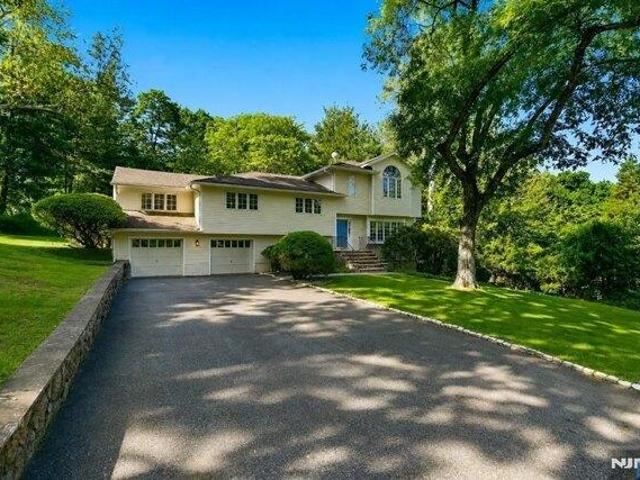 house with 5 bedroom, North Caldwell NJ ES103161895
