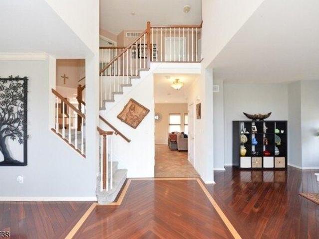 house with 5 bedroom, North Haledon NJ DLS102312968