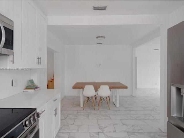 house with 5 bedroom, North Miami Fl FL DS102396977