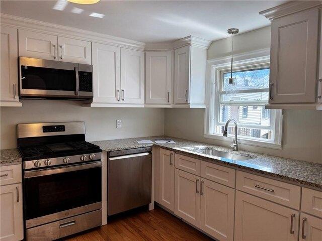 house with 5 bedroom, North Providence RI ES102823534