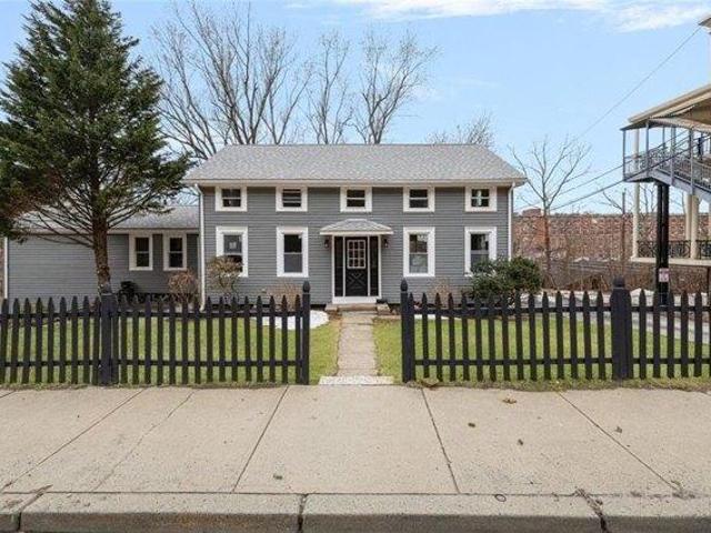 house with 5 bedroom, North Providence RI ES103496275