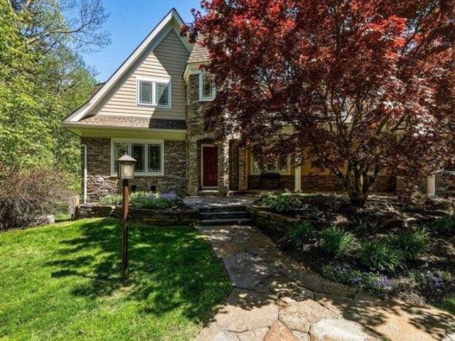 house with 5 bedroom, Northampton MA ES104514421