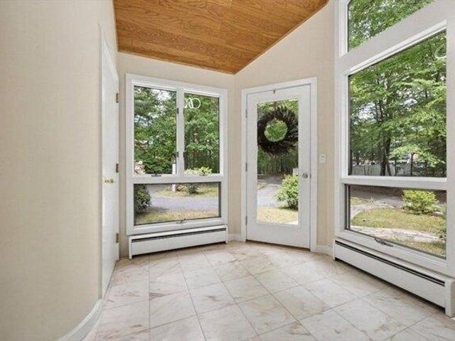 house with 5 bedroom, Northborough MA DS104237179