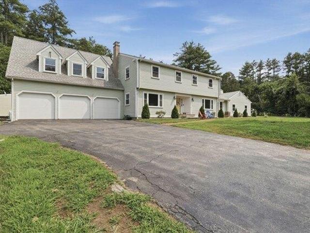 house with 5 bedroom, Northborough MA ES105231059