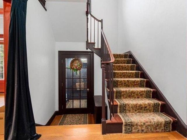 house with 5 bedroom, Northbridge MA DS104042317