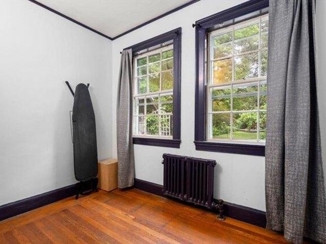 house with 5 bedroom, Northbridge MA ES104042317